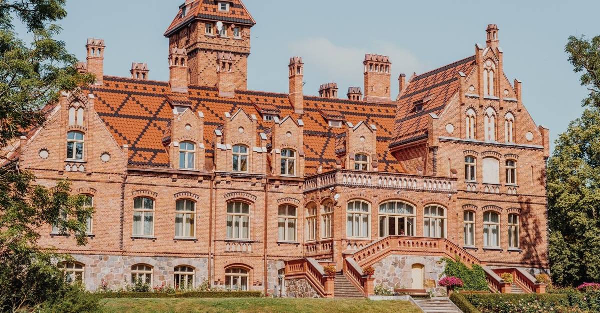 Brīvdienas pilī + jautras izklaides 4 pers. ĢIMENEI par 185 ...